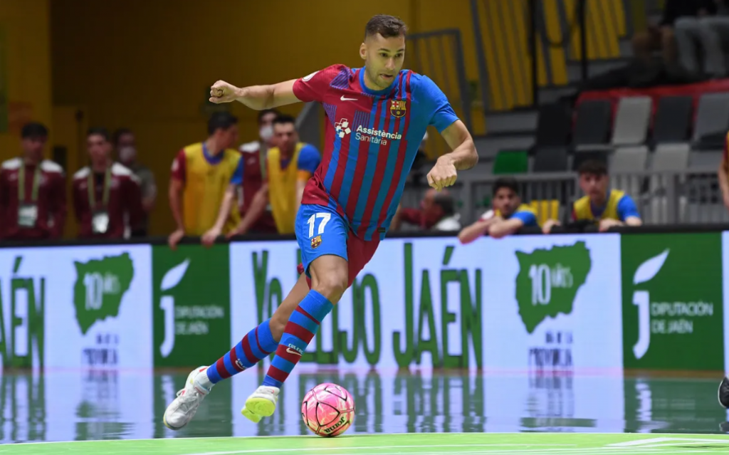 Buscando terceiro título com a camisa do Barcelona, Pito vive ...